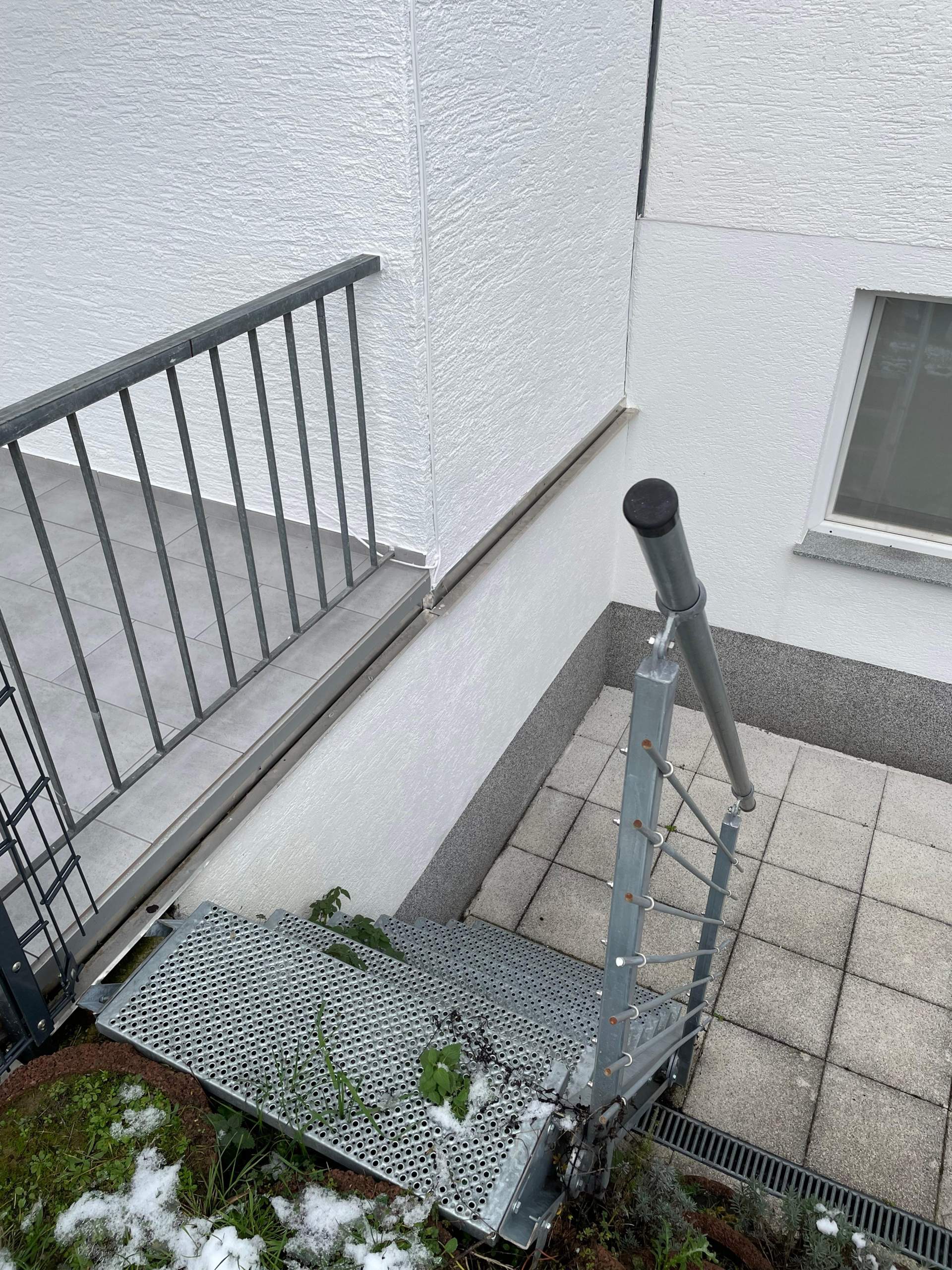 Genehmigungspflicht und Mindestabstand einer Außentreppe ...